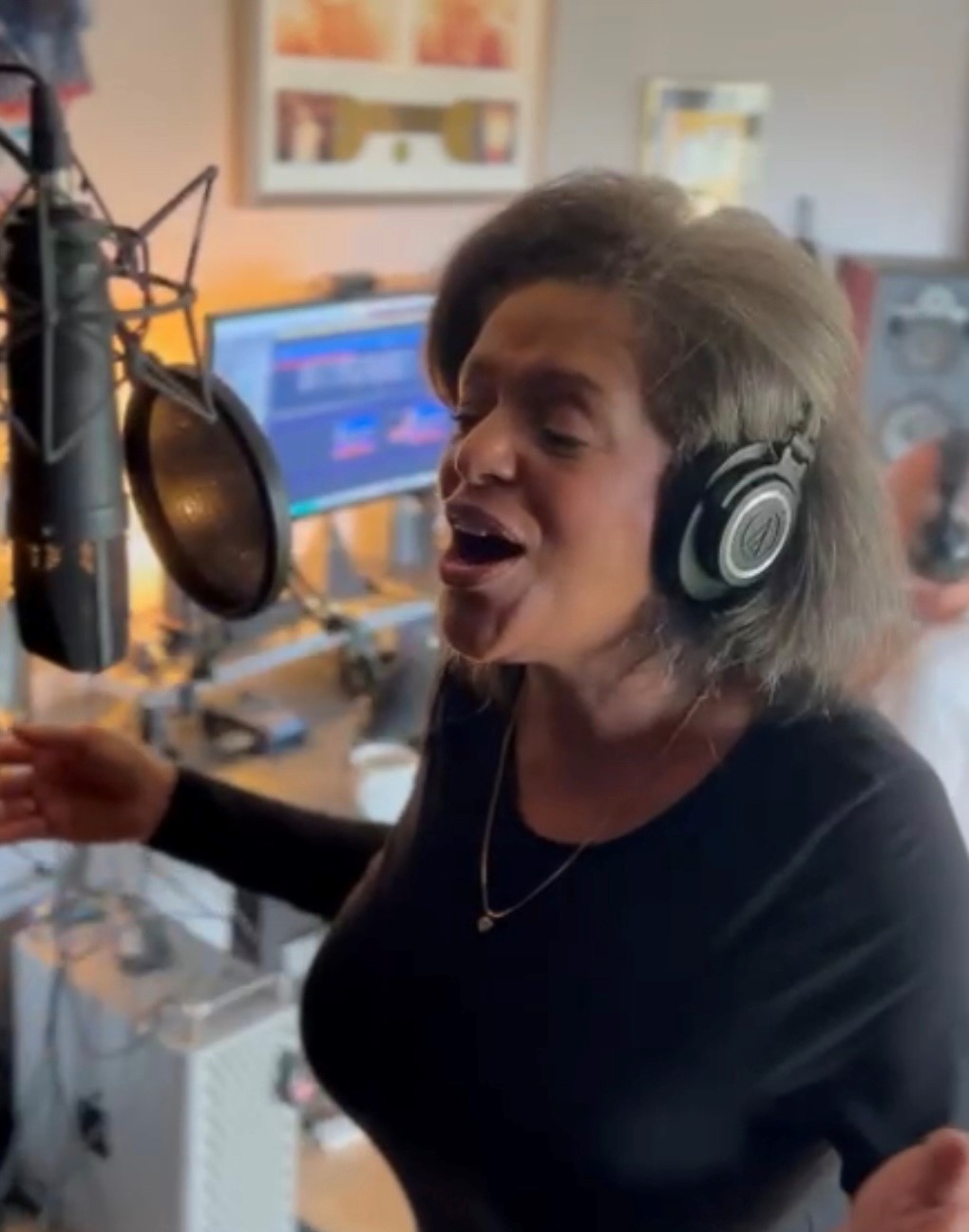 EPK - Gina Ross Singer Songwriter